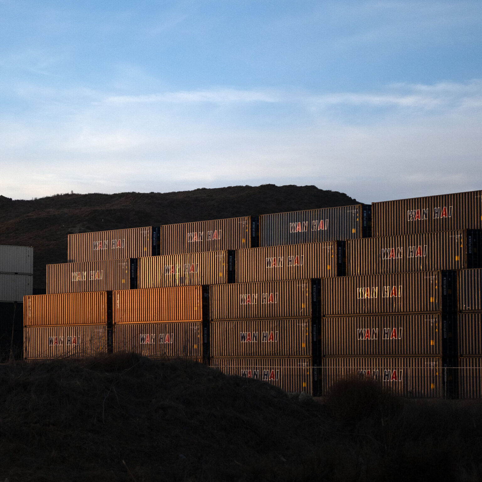 China Tightens Rare Earth Grip on U.S. Firms, Threatening Trade Clash ...